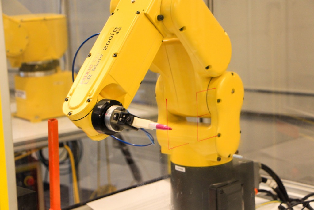 Hands-on with robotic arms - Dunwoody College News