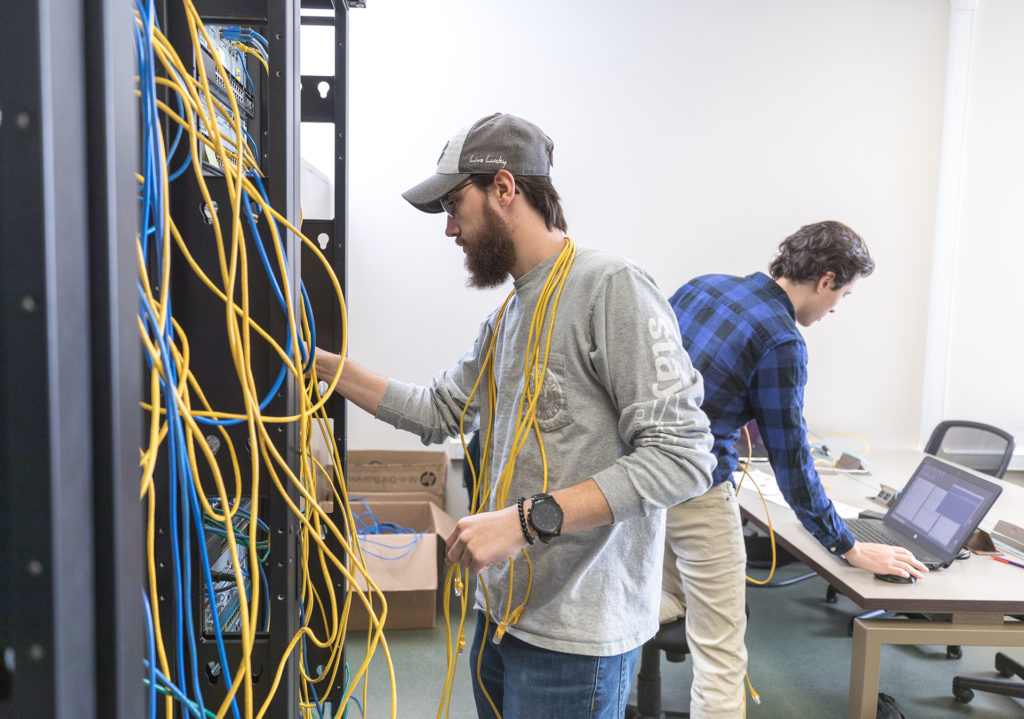 Computer Technology students simulate a complex global network ...