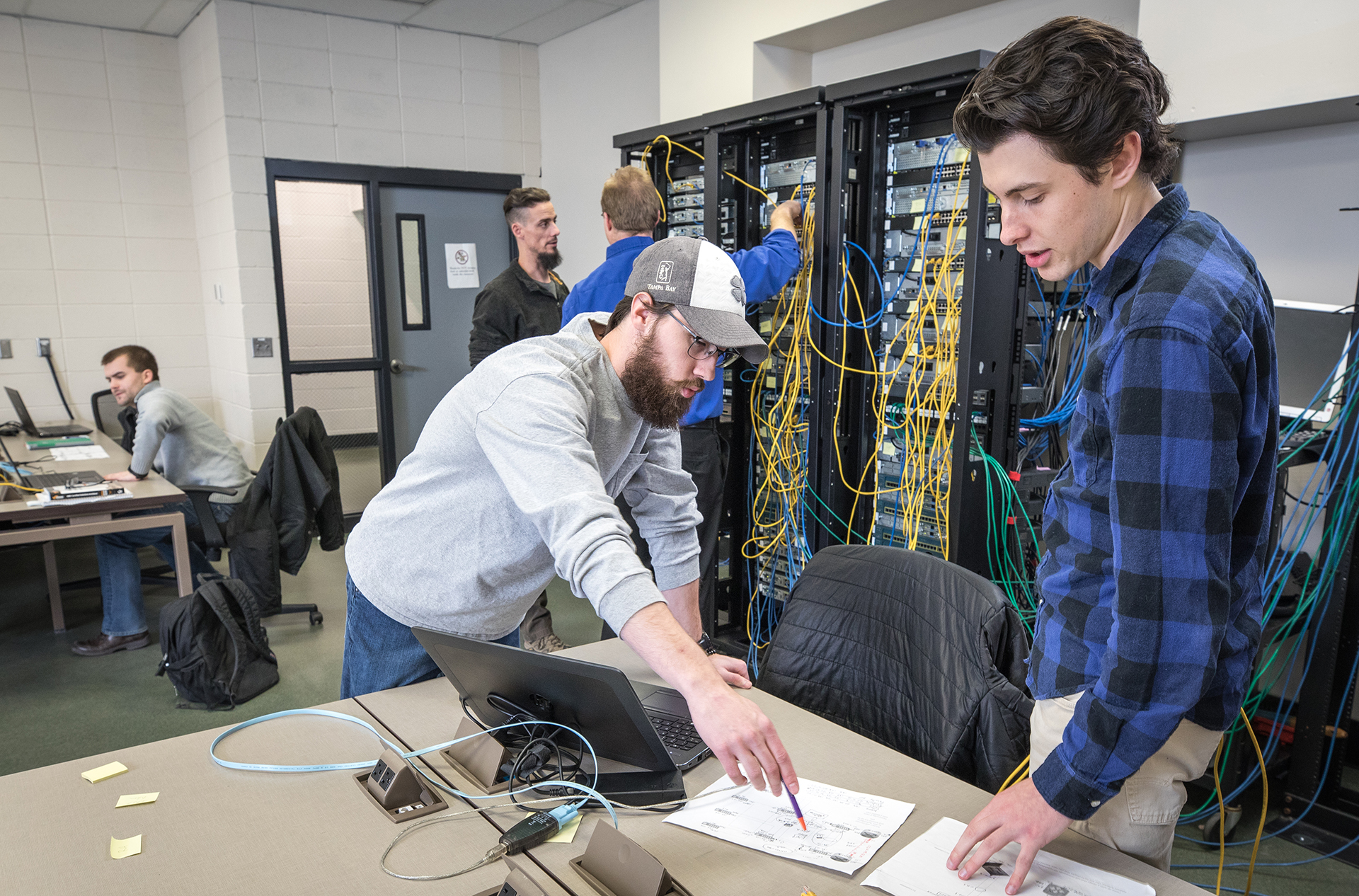 Computer Technology students simulate a complex global network ...